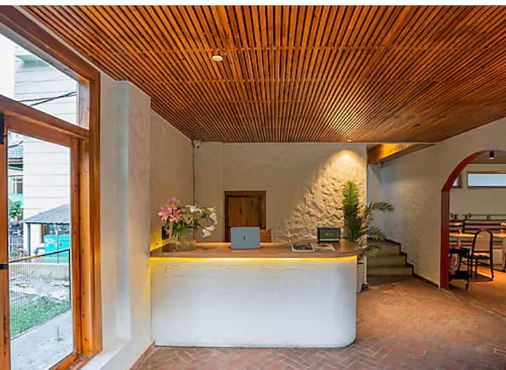 New* Studio Room W/ Balcony+floor Heating+bfast J2 - Manali