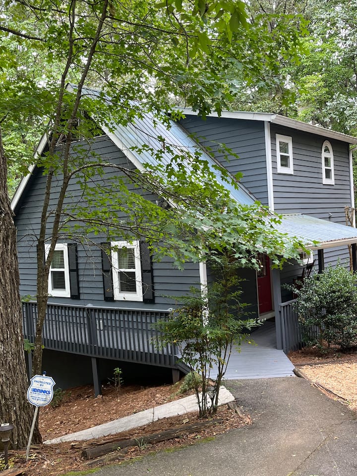 The Grindle Bridge Cabin - Dahlonega, GA