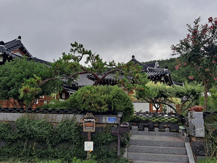 (사랑채 독채형)-Tv에 나왔던 숙소/Kbs1행복한지도 6회, Kbc광주방송 100초스테이 - Incheon