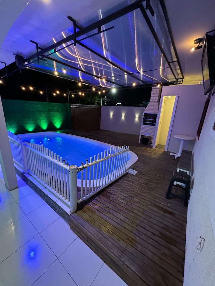 House With Heated Indoor Pool Near The Beach - Florianópolis