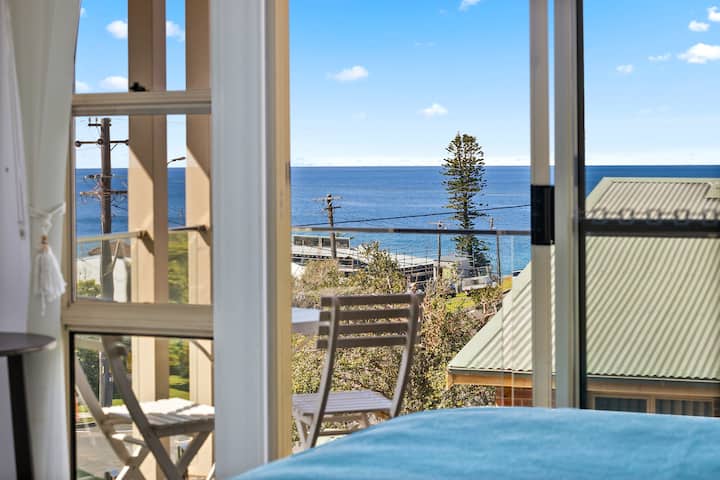 Modern Coastal Stay • Walk To Beach & Shops - Appin