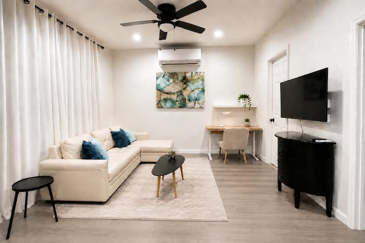 Condo-style 1 Bed, Close To Northridge Hospital - Woodland Hills - Los Angeles