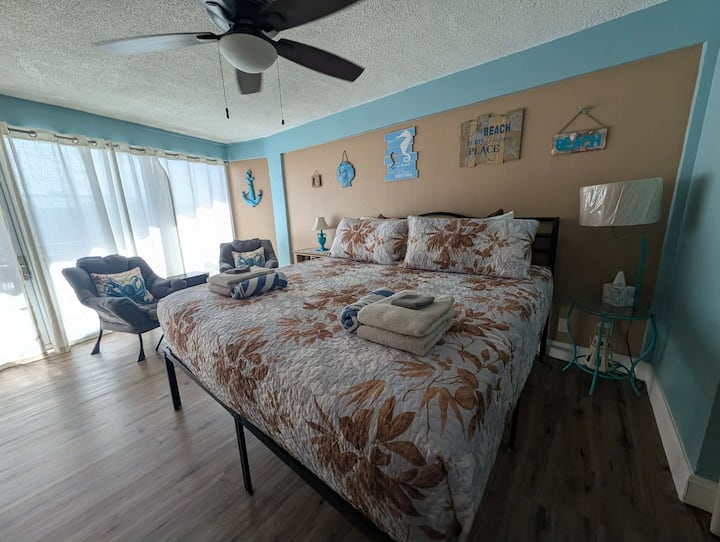 Sunrise Shores ~ Oceanfront Complex ~ Pool Open - Daytona Beach