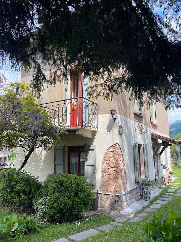 Corner's Cottage In The Country Side - Varese