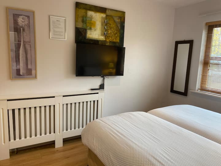 Cosy Flat With Own Entrance/kitchen/bathroom - Portlaoise