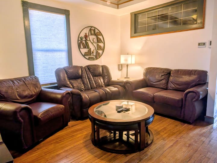 Waggin' Inn ~ Pet Friendly Stay! - レスブリッジ