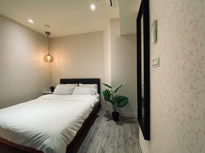 Luna House 10a 超完美簡約歐風美屋，近捷運林口A9站，專屬吧檯及廚房（需訂28天以上） - New Taipei City