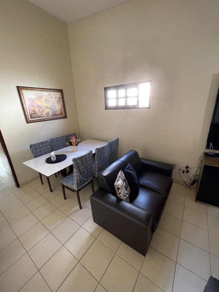 3 Qts-2 Banheiros-garagem Localização Privilegiada - São João