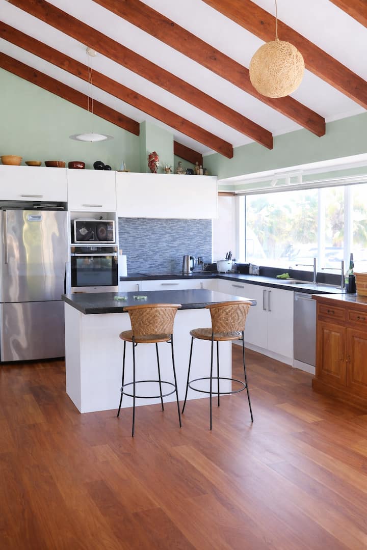 Entire House With Ocean Views In Gill Road - Napier