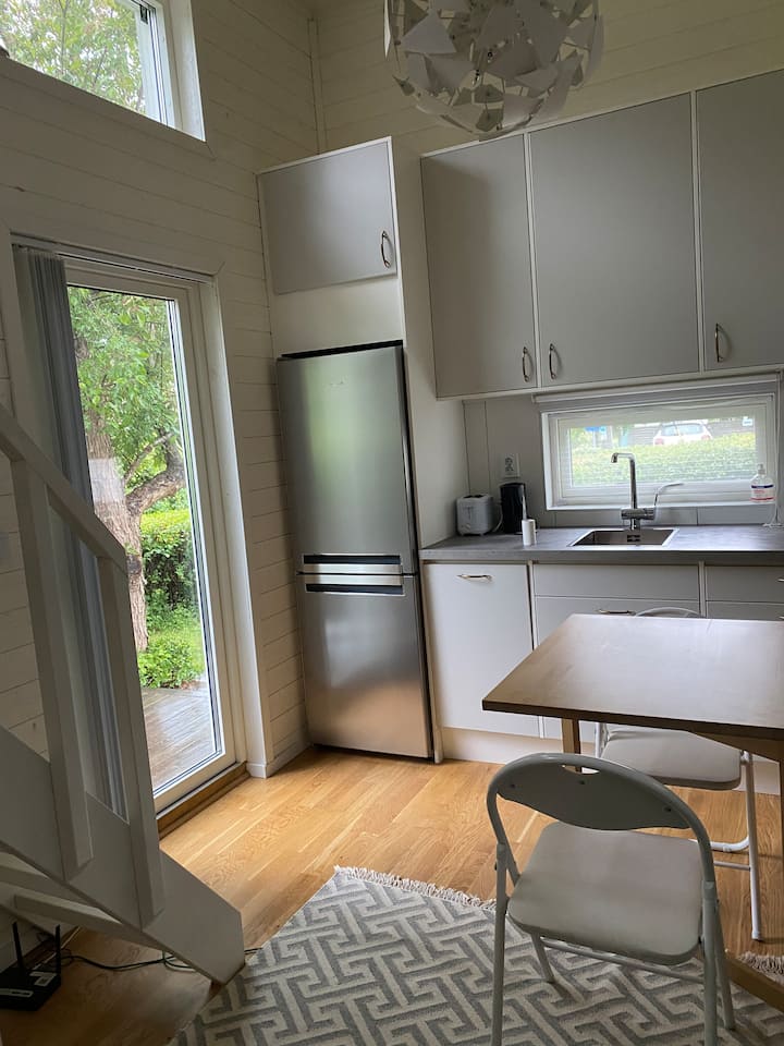 Cozy Tiny House 20 Min North Of Stockholm - Upplands Väsby
