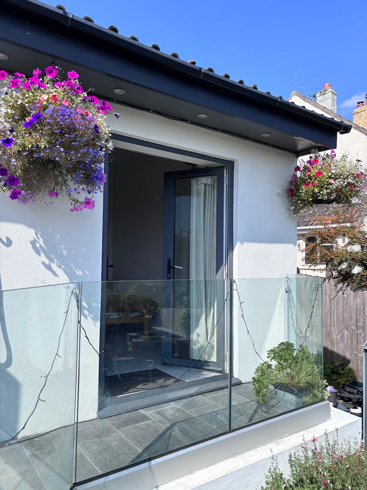 Self Contained One Bedroom Annex, Great Views - Shepton Mallet
