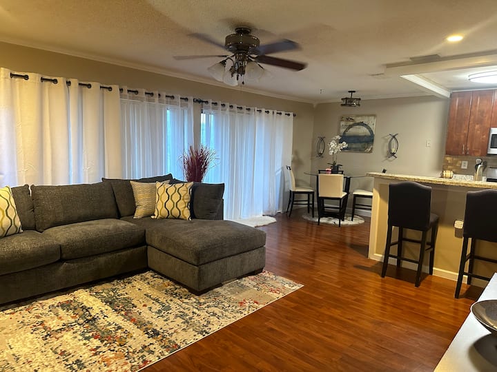 Casa De Pueblo De Moda Cerca De Hardrock Y Todo - Miami Gardens