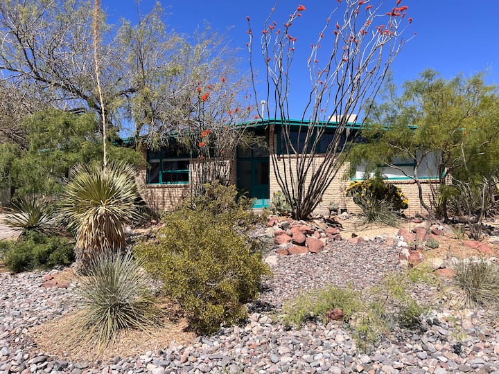 Casa Flor - El Paso Zoo and Botanical Gardens