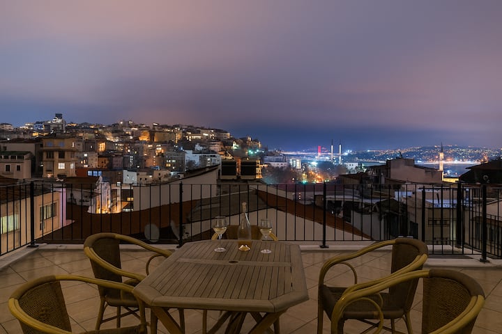 Air Con. +Fast Wifi + Location + Rooftop + History - İstanbul