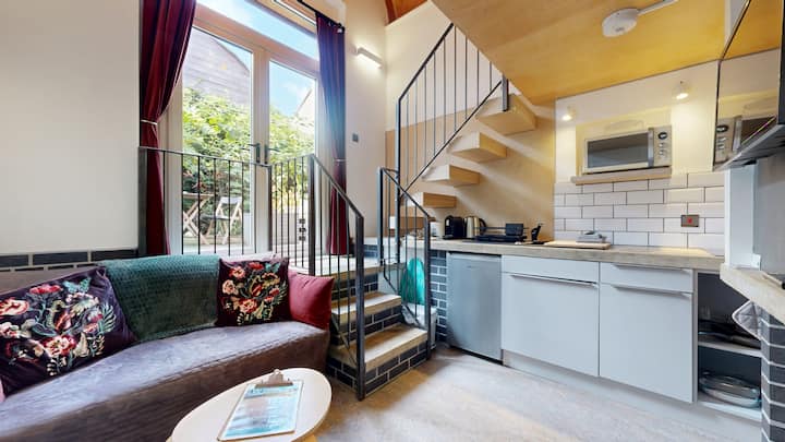 Coast - White Stones Studios - Weston