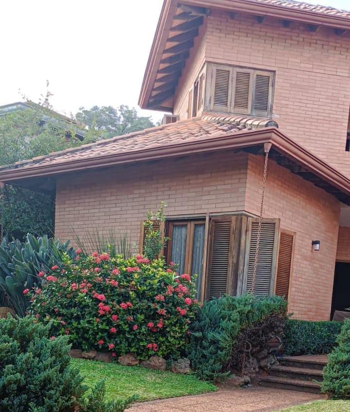 Hermosa Casa Jardín - Asunción
