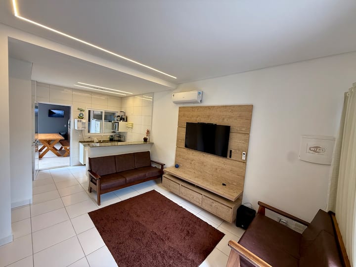 Sobrado No Centro Da Cidade 600 Metros Da Praia - Bertioga