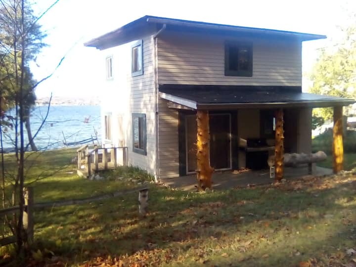 Lake Cottage, Spring-fall. Rentorbuy! See Pics - Suttons Bay, MI