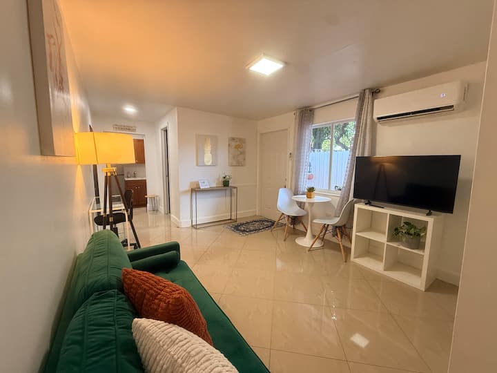 Cozy Apartment In Hialeah Miami Lnt. Airport - Hialeah, FL