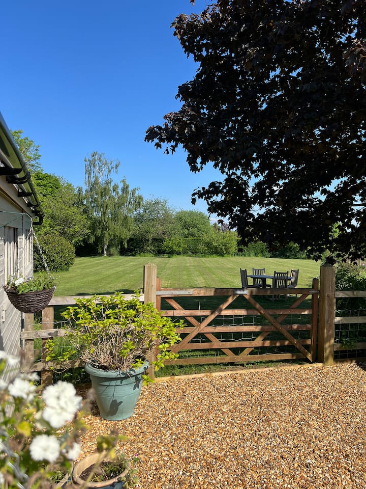 Conveniently Located For Bowood And Lacock - Chippenham