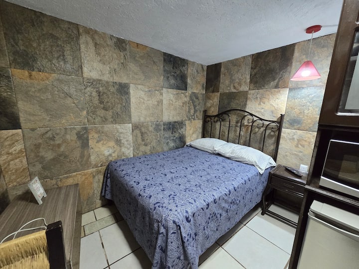 Cómoda Habitación Con Cocineta Y Bonitos Acabados - Cuernavaca