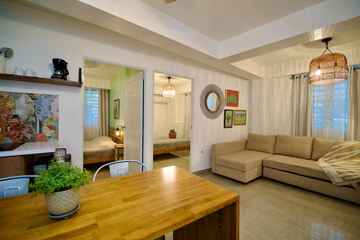 2.1 City Apt 2br • Sleeps 6 • Walk To Dining - Mayagüez