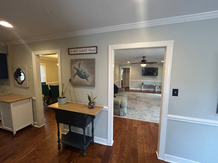 Beautiful, Ranch Style Home, In Desirable Windsor. - Greenville, NC