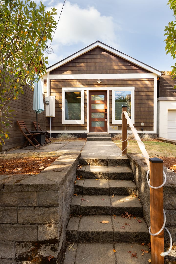 Little Cedar House Cottage Near Coffee And Shops - Portland, OR