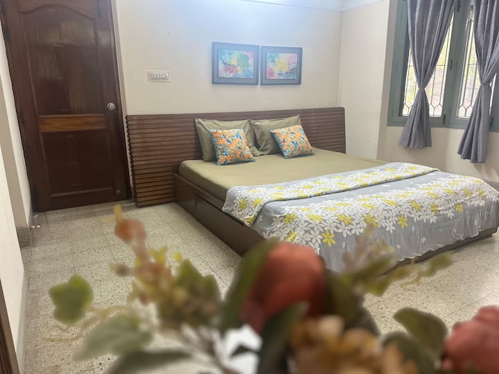 Large Ac Room In Service Apt At Shyamoli - Dhaka