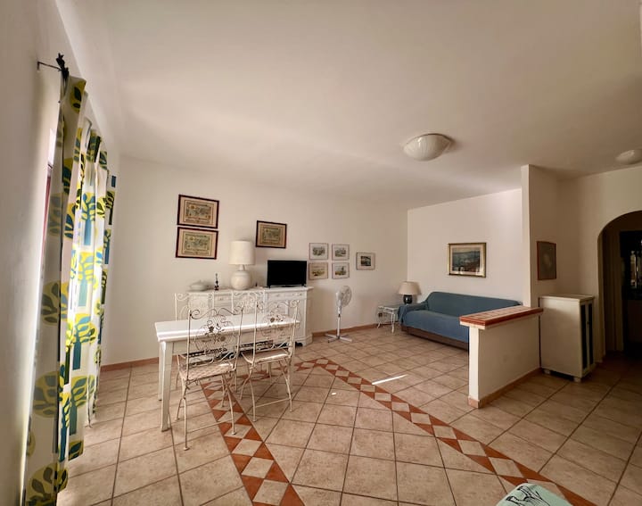 Appartamento Con Spazio Esterno Al Piano Terra - La Maddalena