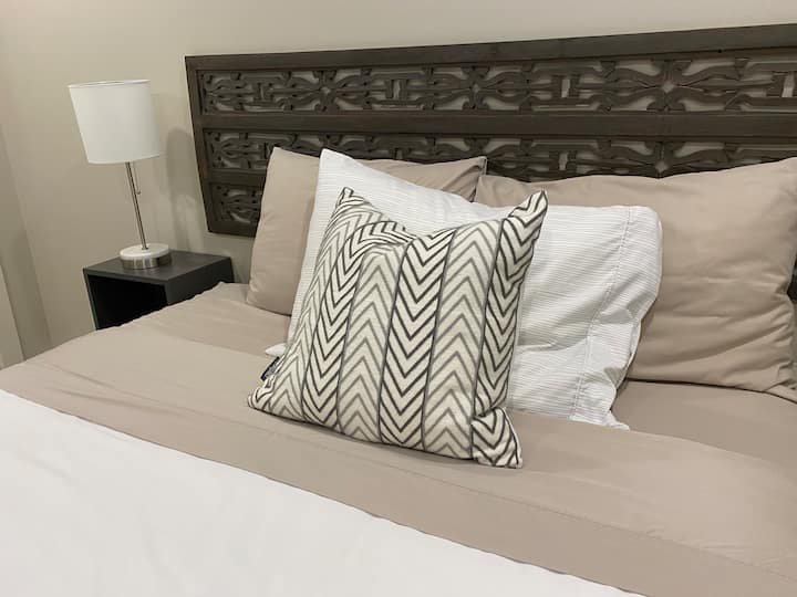 Aspen & Embers - 2 Bedroom Apartment - Calgary