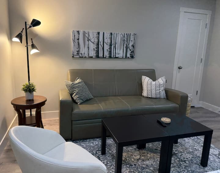 Aspen & Embers - 2 Bedroom, Home Away From Home - Calgary