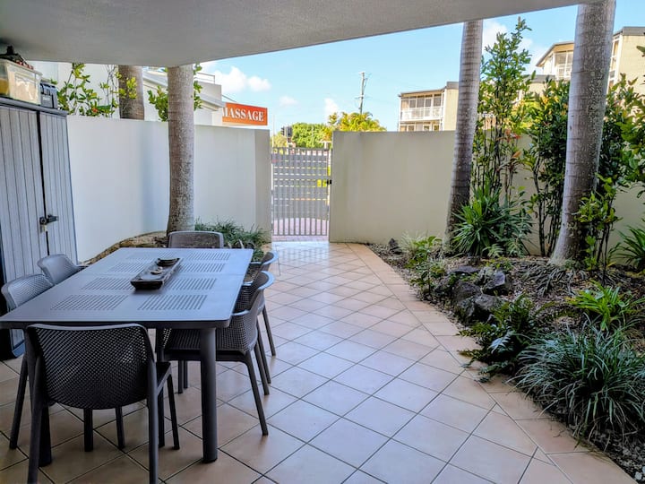Beachside Unit With Private Courtyard - Sunshine Coast