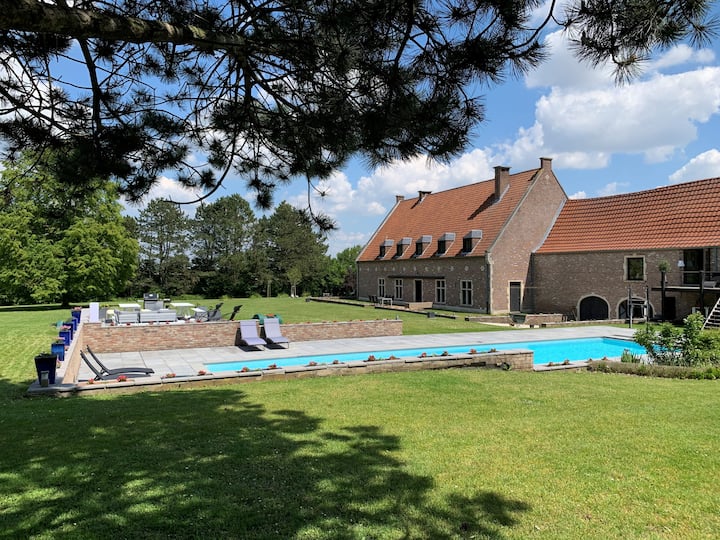 Grand Gîte 13p-fêtes Possibles-piscine-30 Min Bxl - Belgique