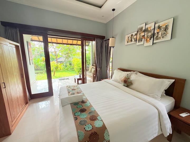 Minimalist Tropical House With Private Garden - Ubud