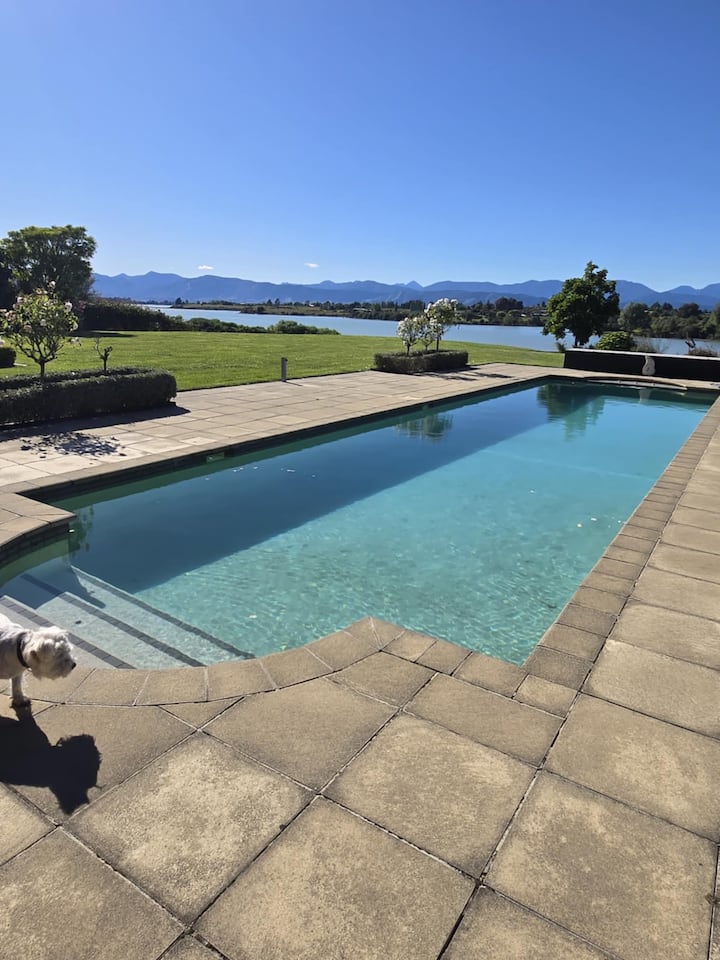 Bronte Escape - New Zealand