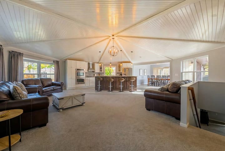 Stunning River Home • Game Room • Kayaks • Views - Hastings, MN