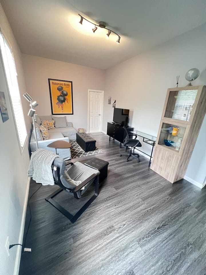 Home Away From Home In Livingston Nj - Chatham, NJ