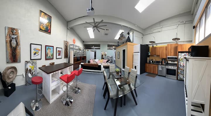 Free Parking! Fantastic Downtown Apartment - Asheville, NC