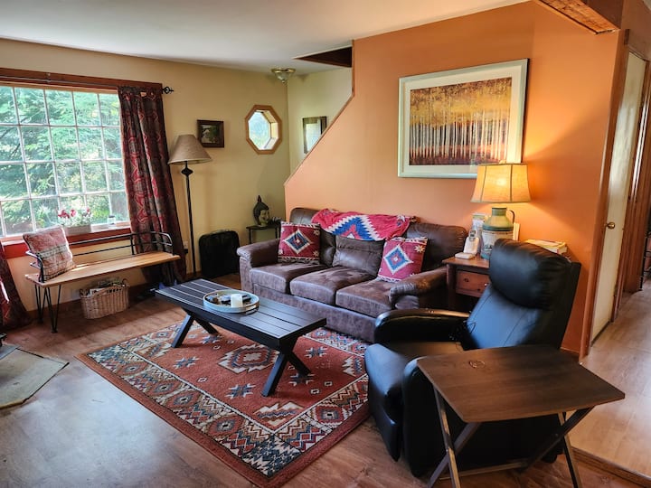 Waterfront River House On 6 Acres, Booking Fall - Corinth, VT