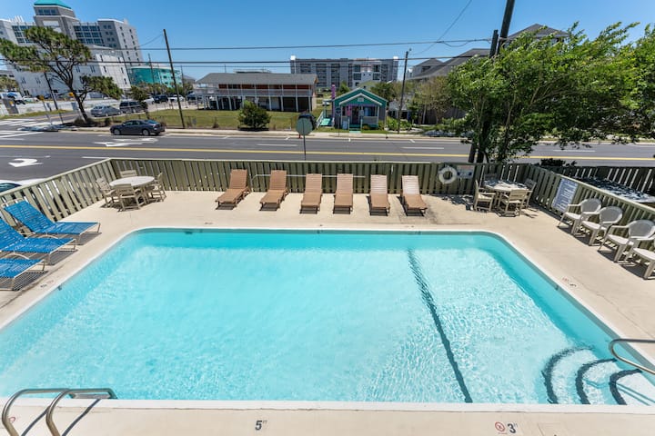 "Suite Caroline By The Beach & A Pool? Oh Yes Yes! - Carolina Beach, NC