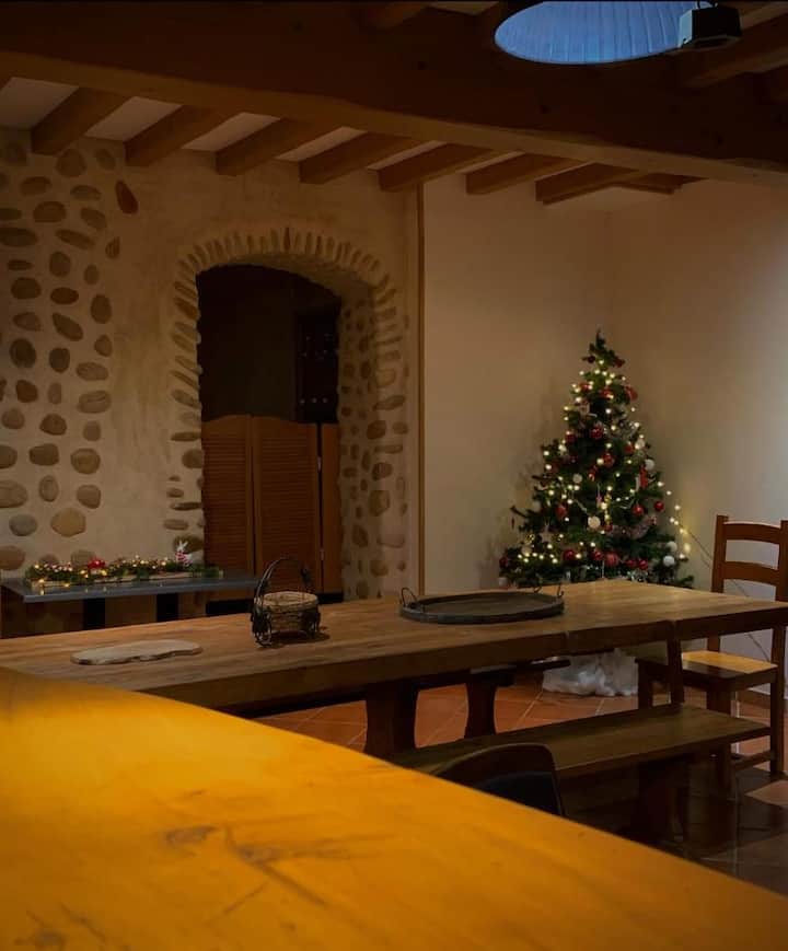 Une Grande Maison Avec Piscine En Vignobles Drôme - Rhône-Alpes