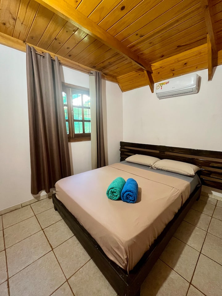 Cabaña Privada Con Aire Y Patio-zona Tranquila - Puerto Iguazú