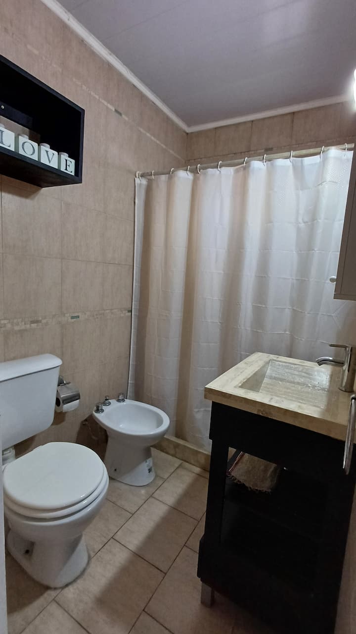 Hospedaje El Refugio 
Departamento Planta Baja - Olavarría