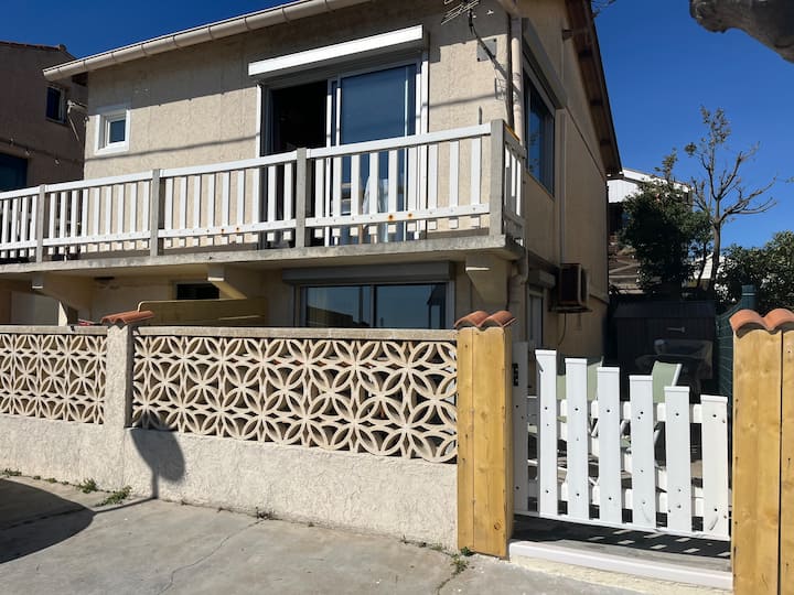 Bas De Chalet Au Bord De L’eau à Gruissan Plage - Gruissan