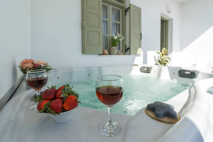 Luxury Vacation Villa  Irene With Private Juccuzi - Santorin