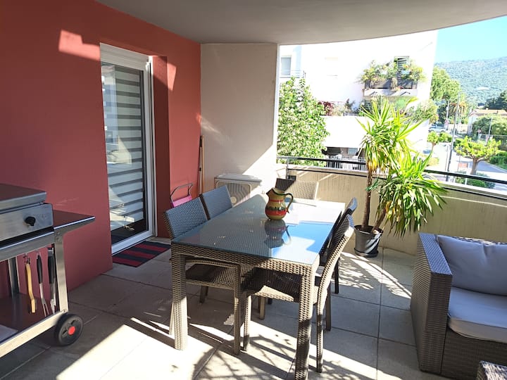 Appartement A 12 Mn De La Plage, 2mn Des Commerces - La Favière