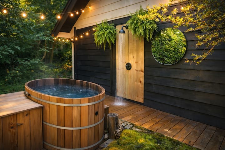 Otter Point Cabin With Hot Tub - Vancouver Island