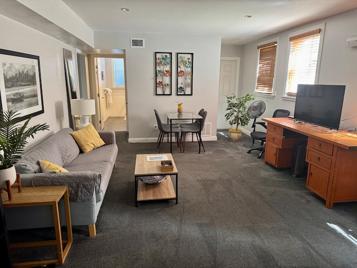 Fully-equipped Studio In Victorian Home - Alameda, CA