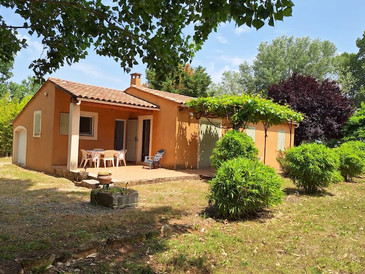 Maison De Campagne Avec Piscine Face Au Luberon - Bonnieux